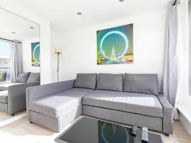 Apartment at Great Western Road, City of Westminster