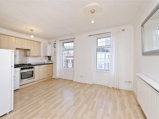 Apartment at Great Western Road, City of Westminster