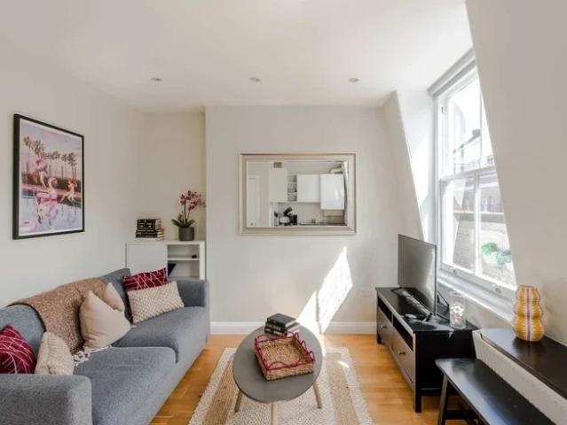 Apartment at Great Titchfield Street, City of Westminster