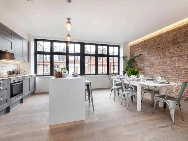 Apartment at Great Titchfield Street, City of Westminster