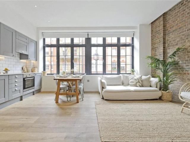 Apartment at Great Titchfield Street, City of Westminster