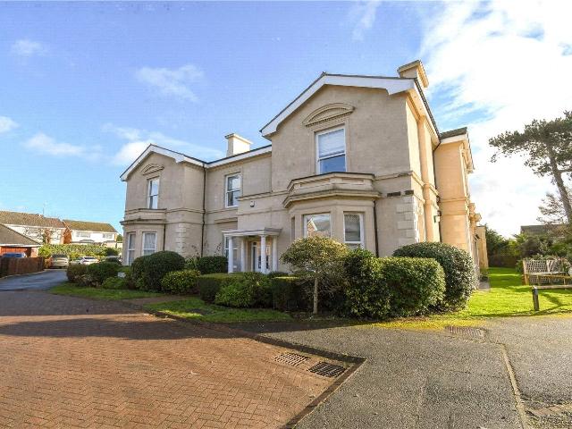 Apartment at Greenway, Neston