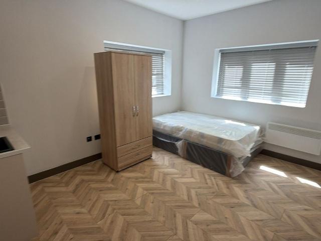 Apartment at Green Lane, Borough of Spelthorne