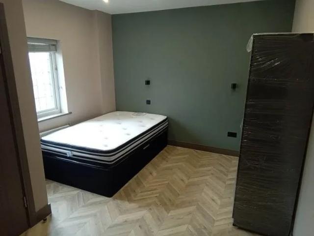 Apartment at Green Lane, Borough of Spelthorne