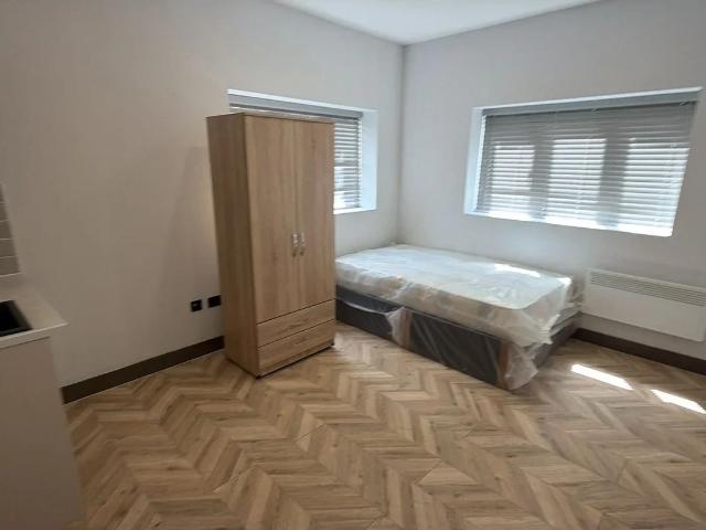 Apartment at Green Lane, Borough of Spelthorne