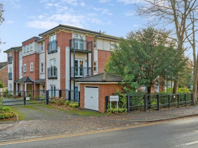 Apartment at Green Lane, Greater London