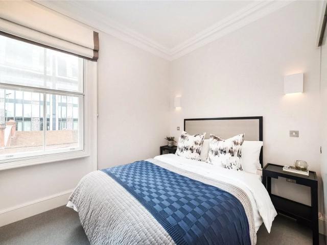 Apartment at Green Street, City of Westminster