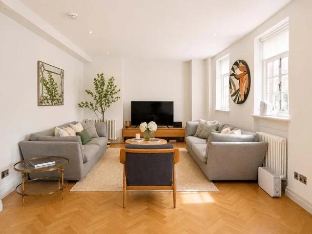 Apartment at Green Street, City of Westminster