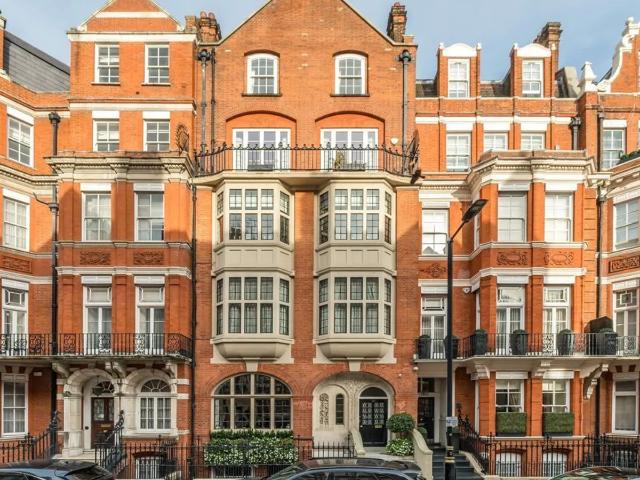 Apartment at Green Street, City of Westminster