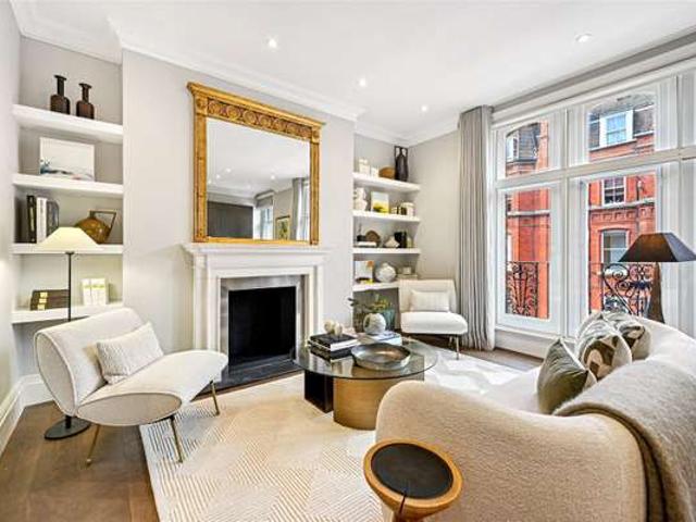 Apartment at Green Street, City of Westminster
