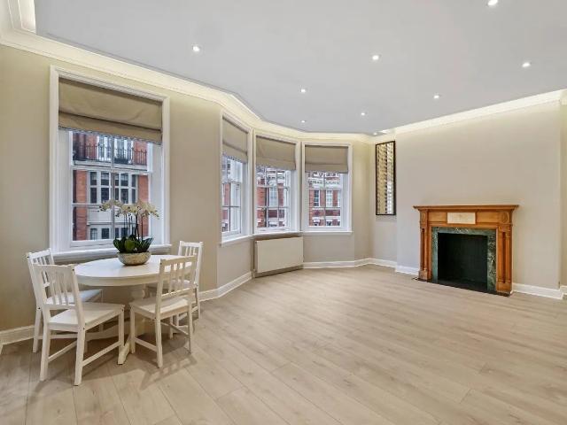 Apartment at Green Street, City of Westminster