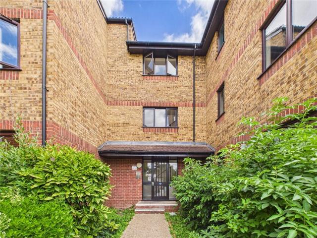 Apartment at Green Pond Close, Greater London