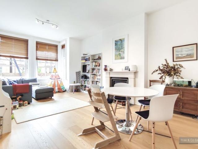 Apartment at Greencroft Gardens, Greater London