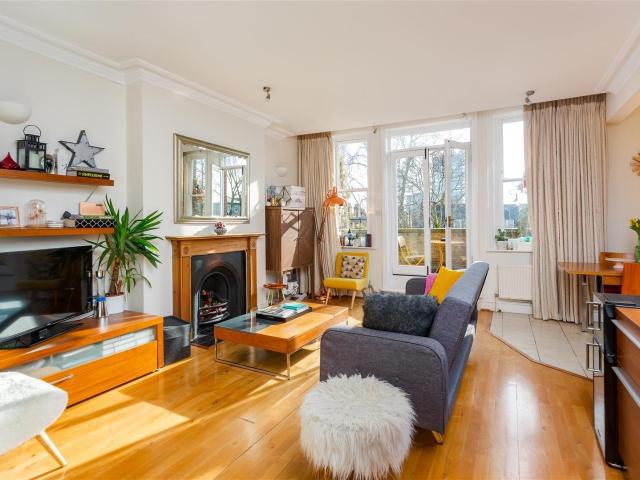 Apartment at Greencroft Gardens, Greater London