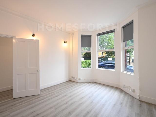 Apartment at Greenford Avenue, Greater London