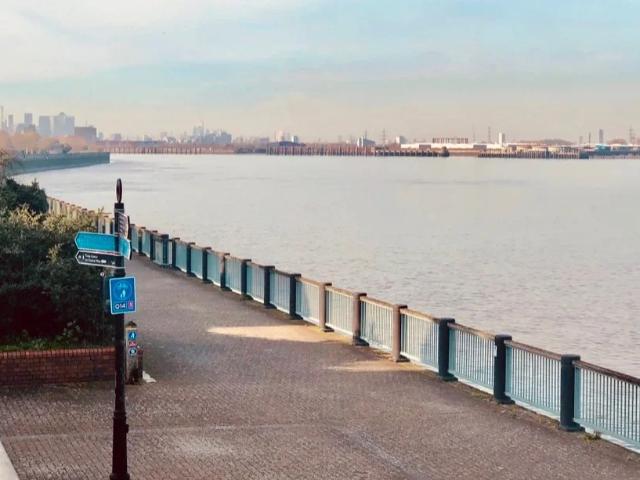 Apartment at Greenhaven Drive, Greater London