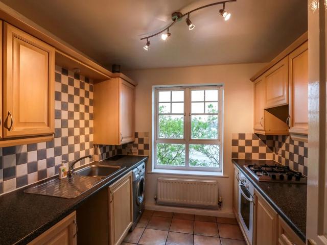 Apartment at Greenhaven Drive, Greater London