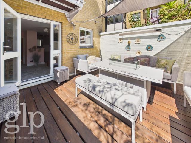 Apartment at Green's Court, City of Westminster