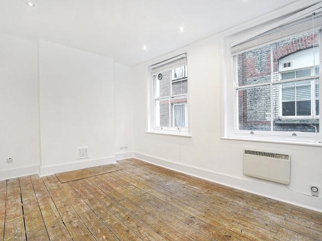 Apartment at Green's Court, City of Westminster