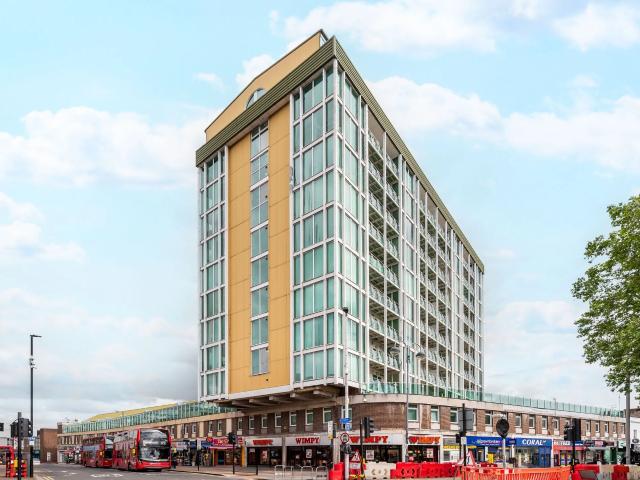 Apartment at Greens End, Greater London