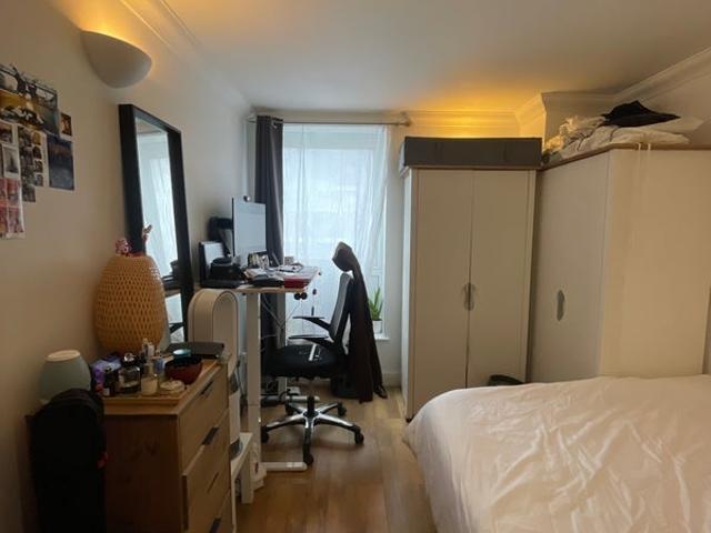 Apartment at Grenade Street, Greater London