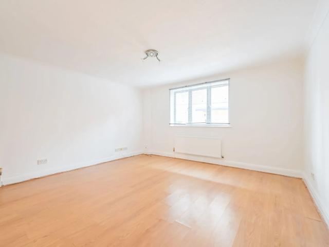 Apartment at Grenade Street, Greater London