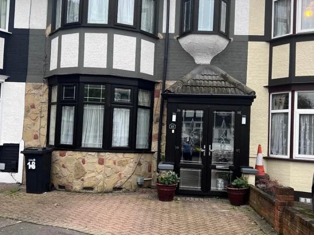 Apartment at Greystone Gardens, Greater London