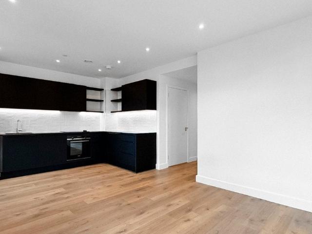 Apartment at Griffin Manor Way, Greater London