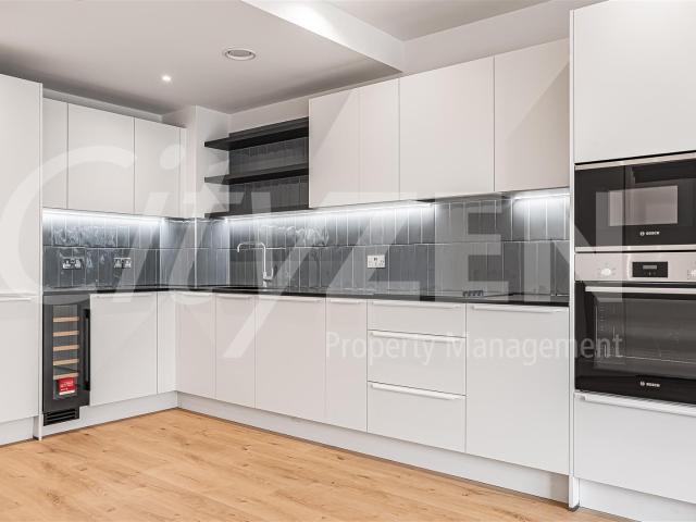 Apartment at Griffin Manor Way, Greater London