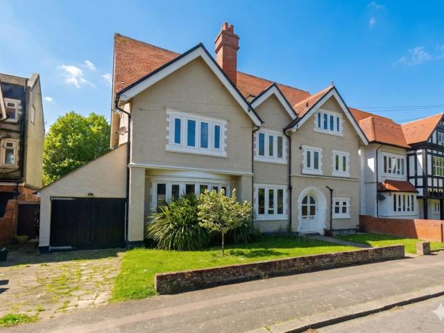 Apartment at Grimston Avenue, Folkestone and Hythe District