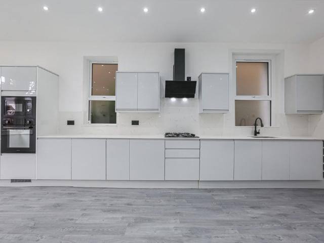 Apartment at Grosvenor Avenue, Greater London