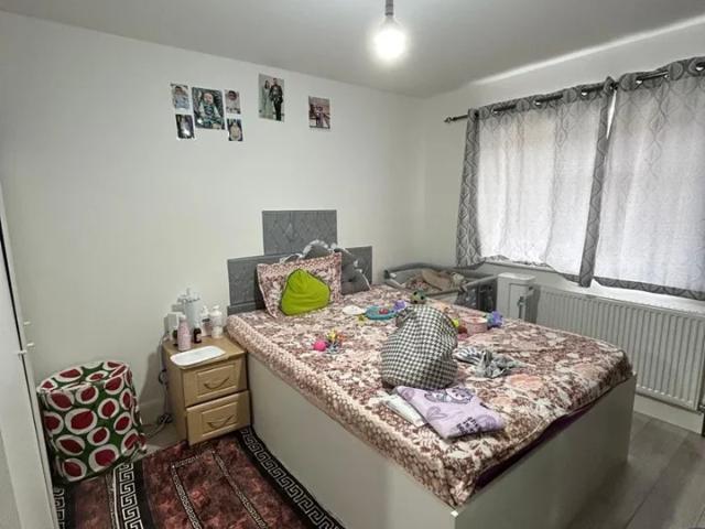 Apartment at Grosvenor Avenue, Greater London