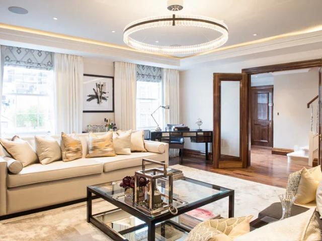 Apartment at Grosvenor Hill, City of Westminster