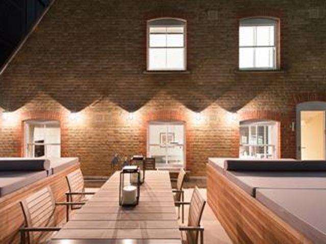 Apartment at Grosvenor Hill, City of Westminster