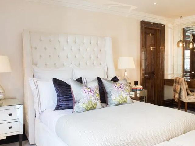 Apartment at Grosvenor Hill, City of Westminster