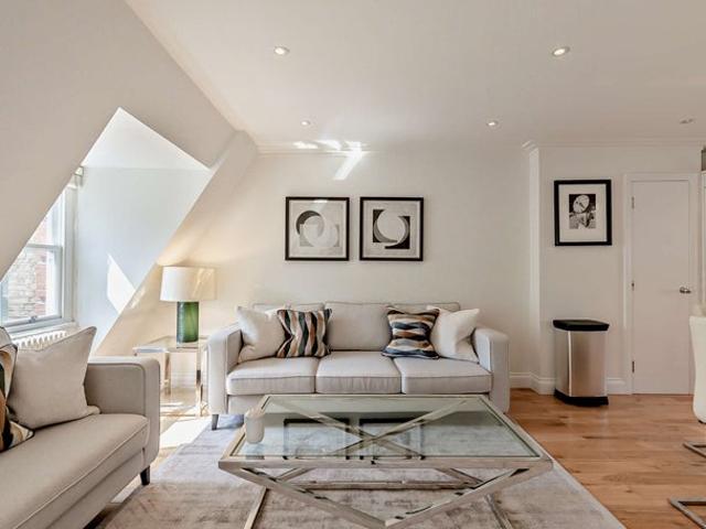 Apartment at Grosvenor Hill, London