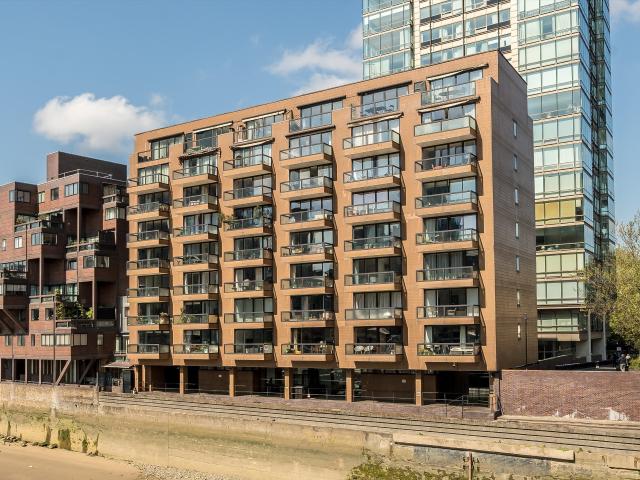 Apartment at Grosvenor Road, City of Westminster