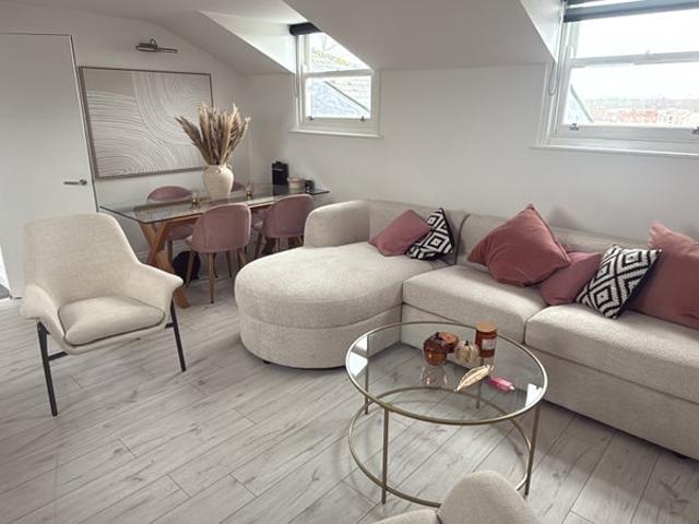Room at Grosvenor Road, Greater London