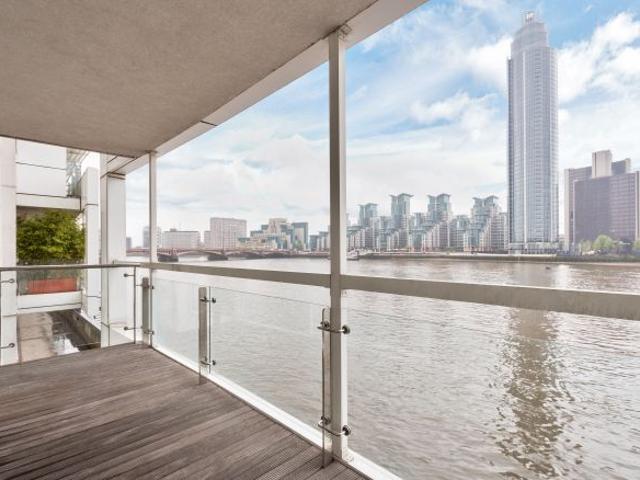 Apartment at Grosvenor Road, London