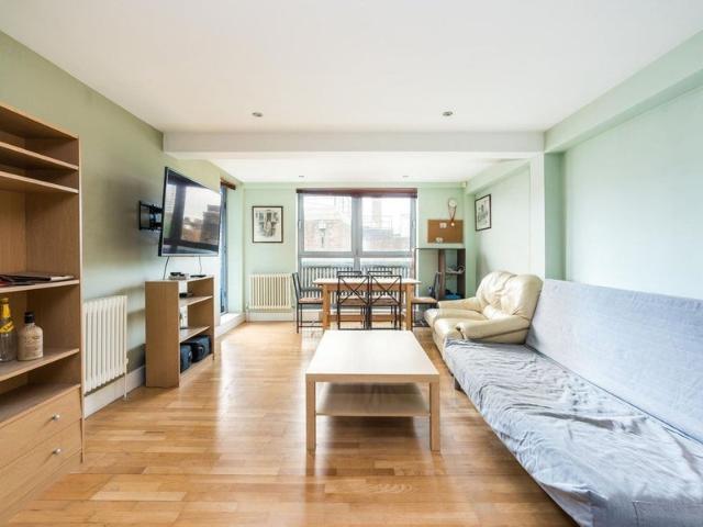 Apartment at Grosvenor Terrace, Greater London