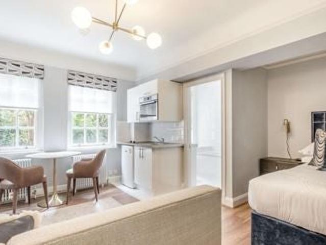Apartment at Grove Cottages, Greater London