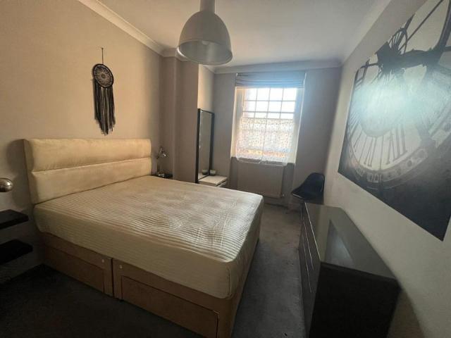 Apartment at Grove End Road, City of Westminster