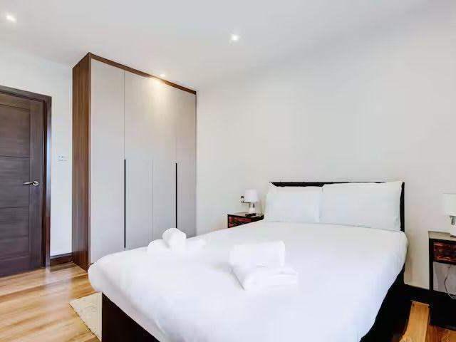 Apartment at Grove End Road, City of Westminster