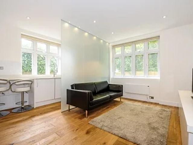 Apartment at Grove End Road, City of Westminster