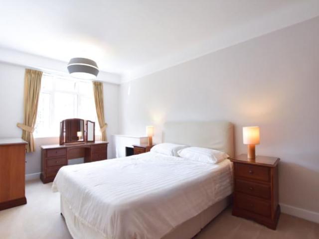 Apartment at Grove End Road, City of Westminster