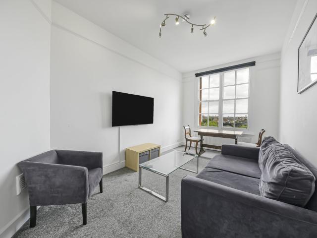 Apartment at Grove End Road, City of Westminster