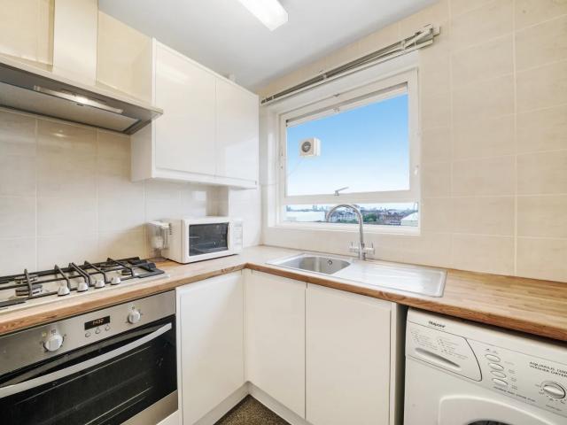Apartment at Grove End Road, City of Westminster