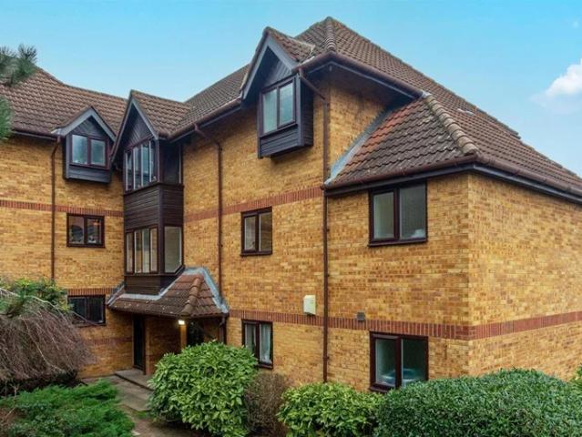 Apartment at Grove Park, Greater London