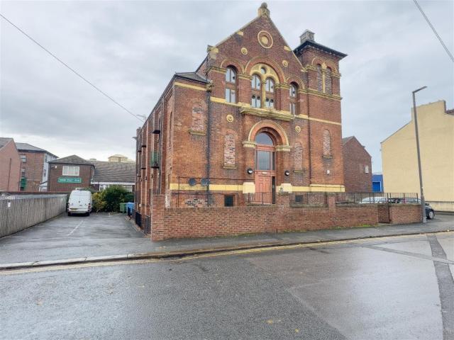 Apartment at Grove Road, Wakefield