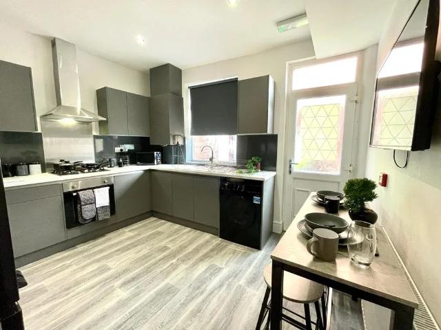 Apartment at Grove Road, Wakefield